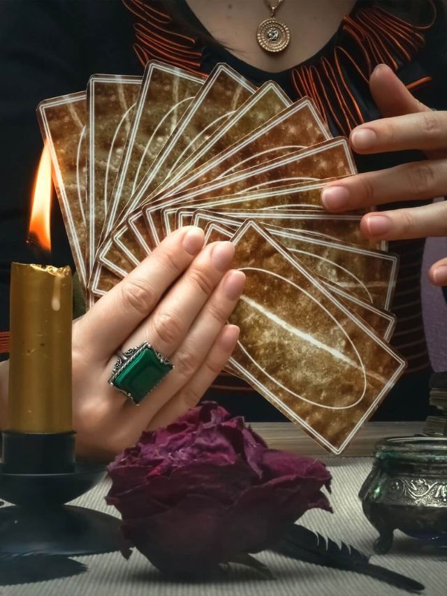 How to do a Tarot reading step-by-step - InstaAstro