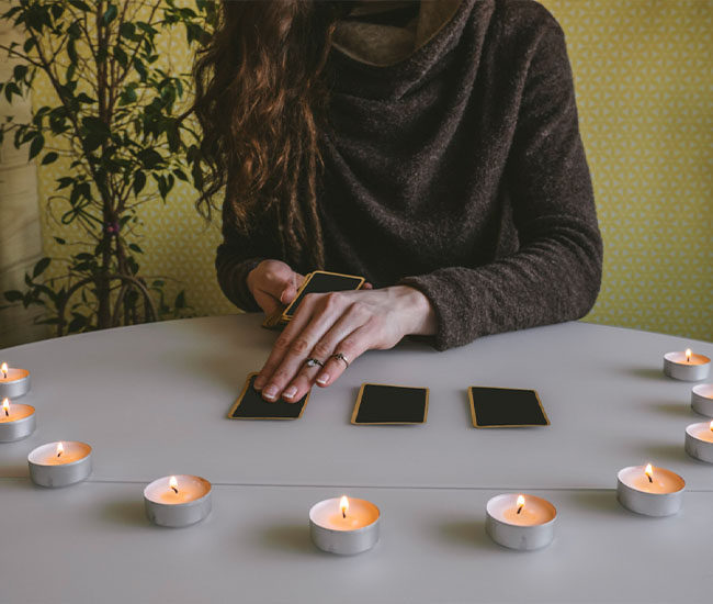 Tarot Reading: How to perform a tarot reading on yourself - InstaAstro